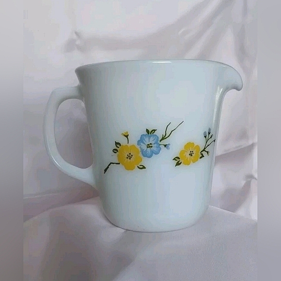 Pyrex | Dining | Vintage Pyrex Creamer Flirtation Butterflies Yellow ...
